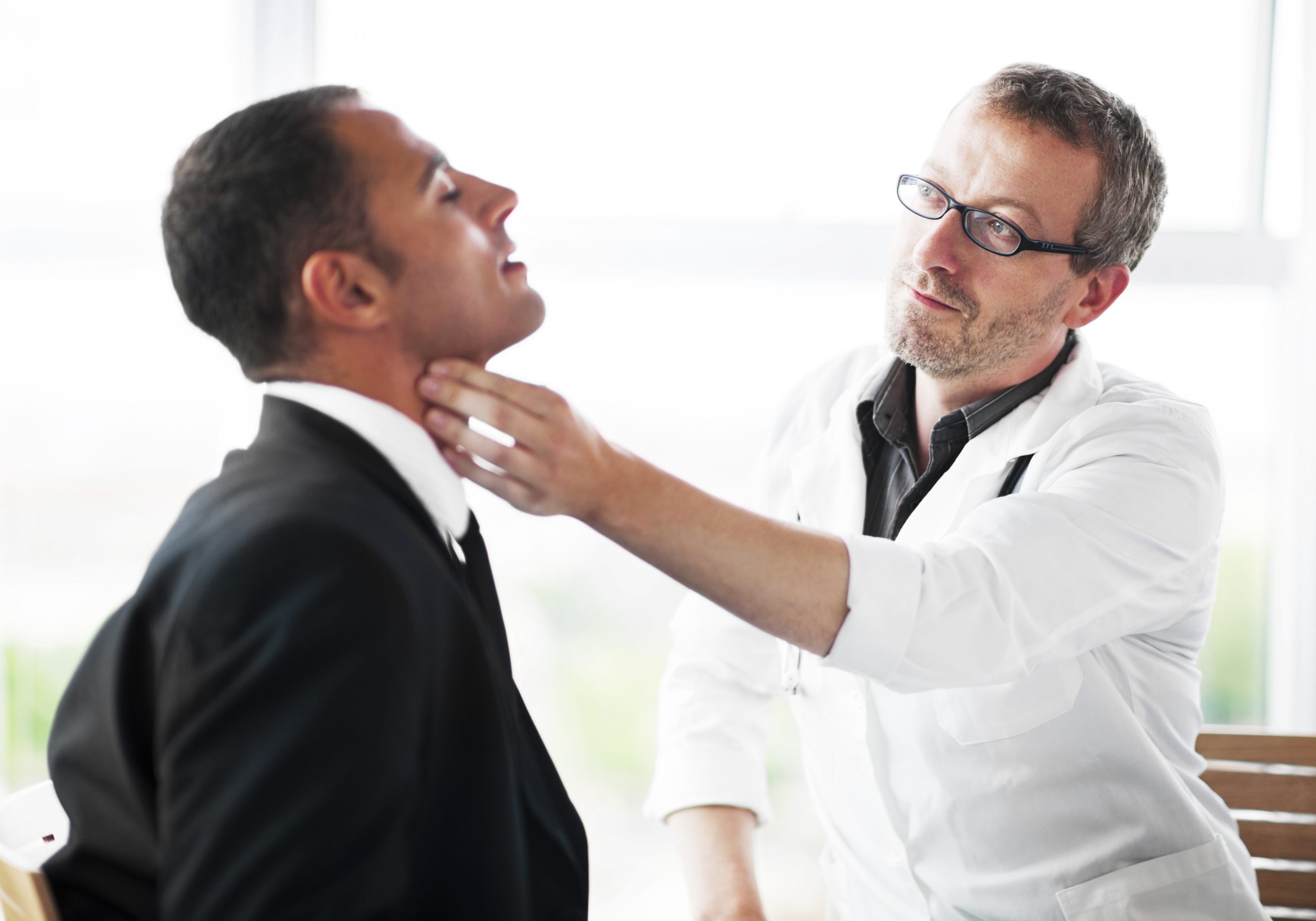 16 znakova da je vaša tiroidna žlezda van funkcije | Zdravlje i ...
